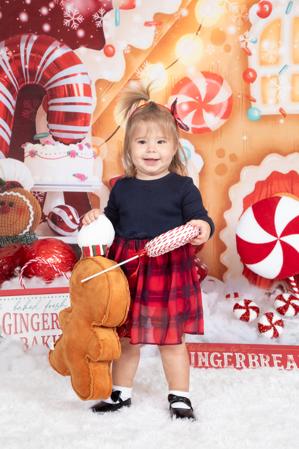 Luke - Gingerbread House Mini Session 11-24-2024 - Client Galleries ...